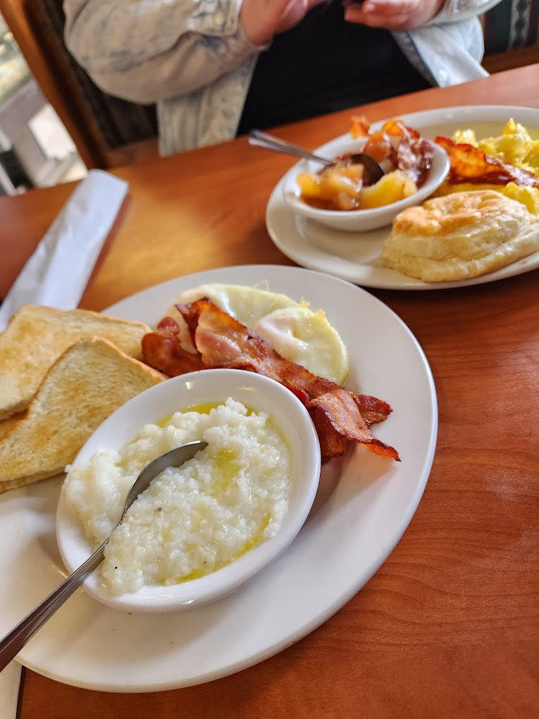 Crescent Inn Restaurant | Toast
